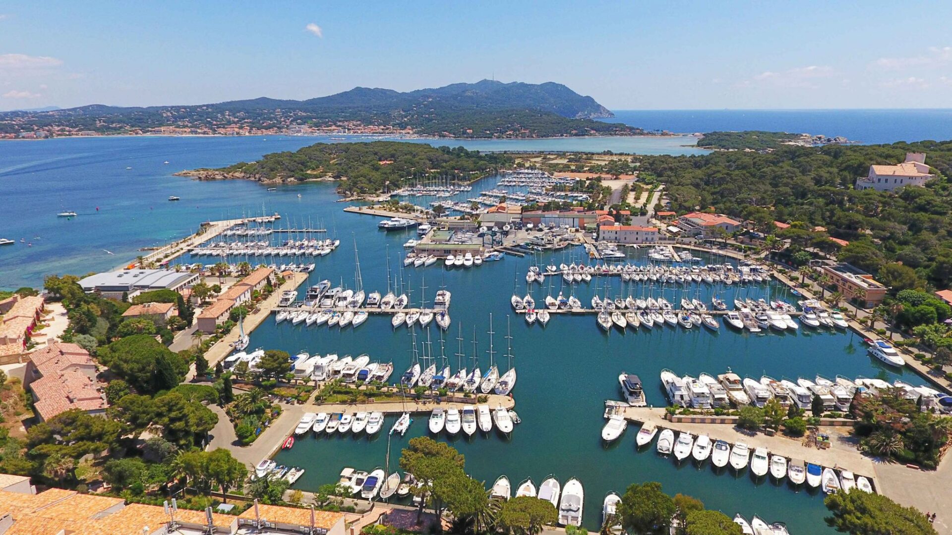 Port Port Saint Pierre des Embiez Yacht Services | Port Saint Pierre ...